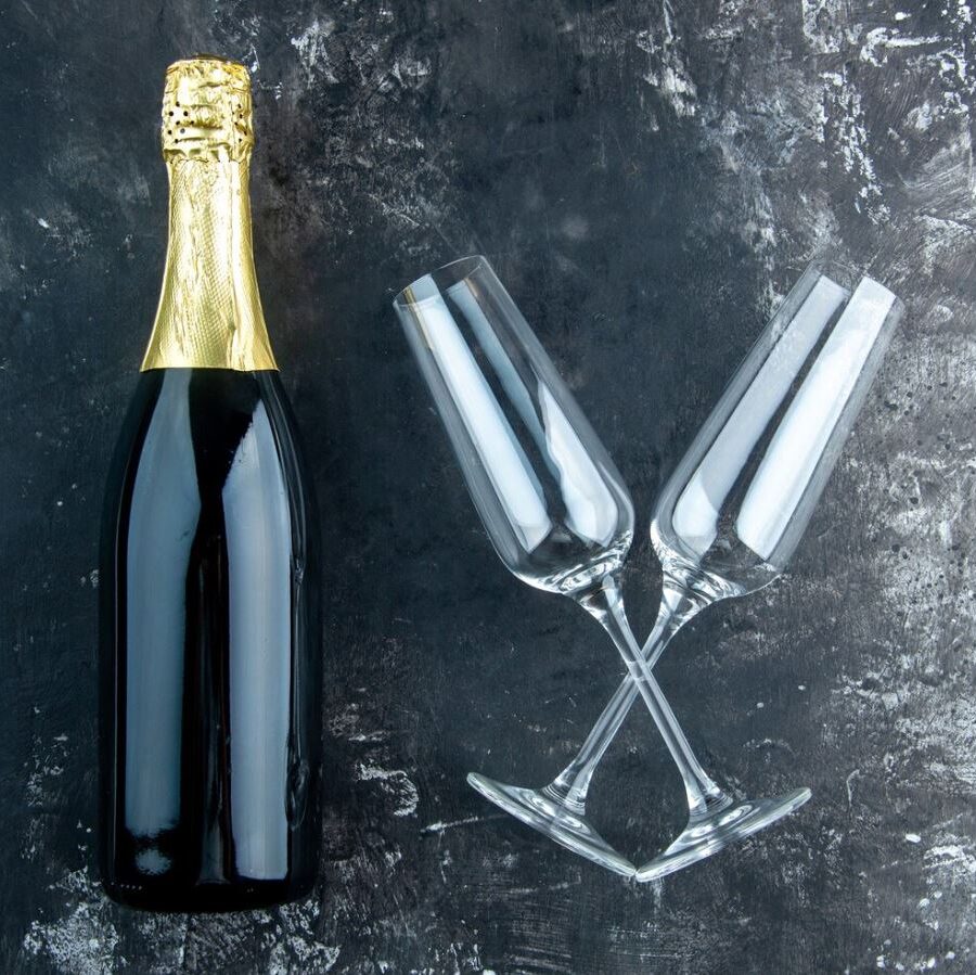 70cl Moet and Chandon Bottle of Champagne – Hennesseys Function Room ...
